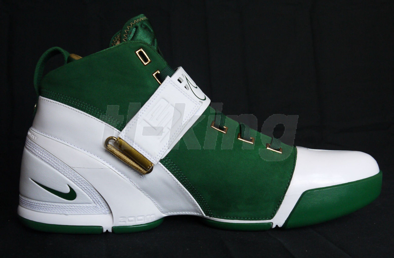 Nike Zoom LeBron 5 "SVSM" PEs - SneakerNews.com