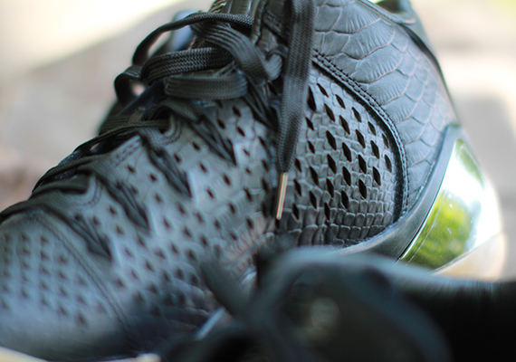 Nike Kobe 9 Mid EXT "Snakeskin" - Release Reminder - SneakerNews.com