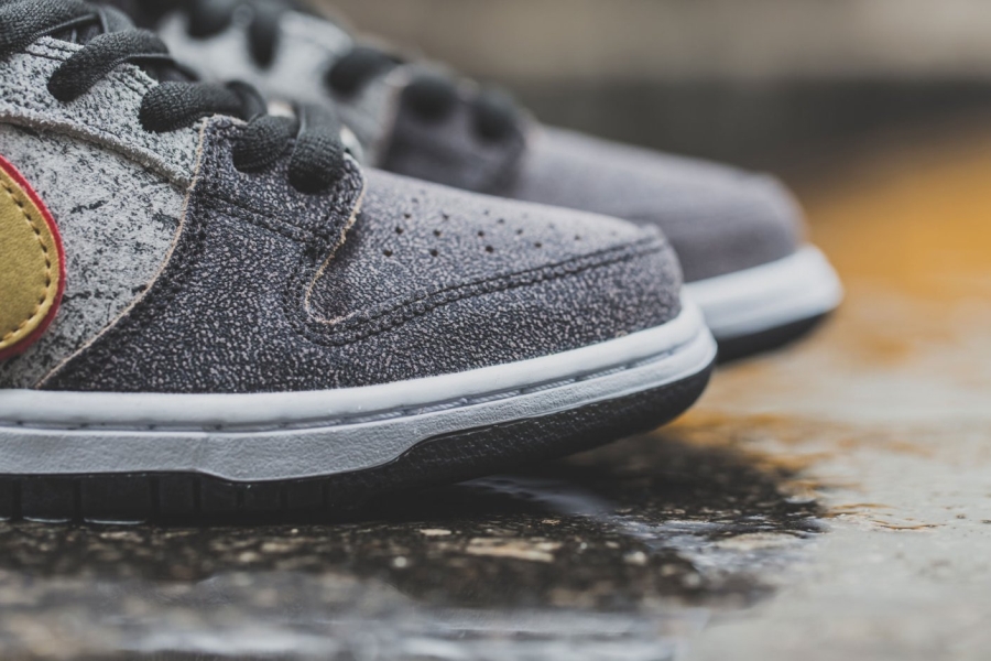 Nike SB Dunk Low PRM "Beijing" - SneakerNews.com