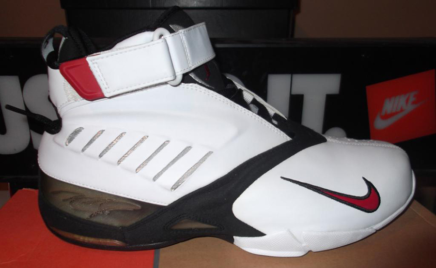 Sneaker News NINE@NINE: NFL Turf Trainers - SneakerNews.com