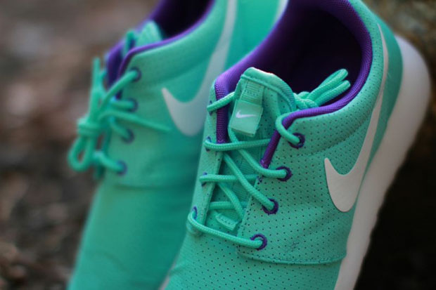 Nike Women's Roshe Run - Hyper Turquoise - Hyper Green - SneakerNews.com