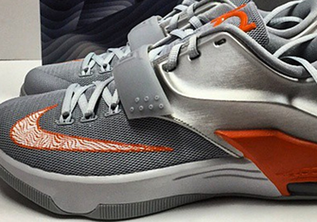 Another Look at the Nike KD 7 "Texas" - SneakerNews.com