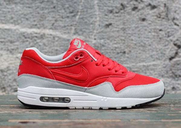 Nike Air Max 1 "Daring Red" - SneakerNews.com