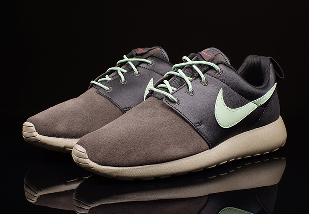 Nike Roshe Run Premium - Midnight Fog - Enamel Green - SneakerNews.com