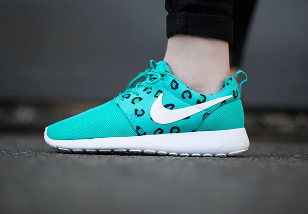 The Women's Nike Roshe Run in Leopard Print And Teal - SneakerNews.com