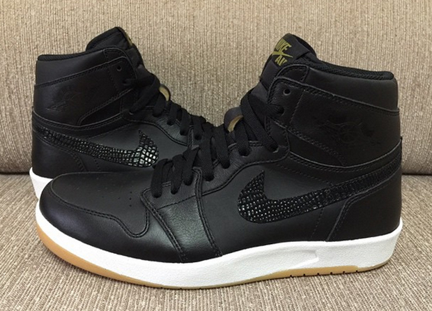 A First Look At The Air Jordan 1.5 Hybrid - SneakerNews.com