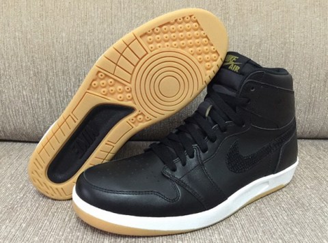 A First Look At The Air Jordan 1.5 Hybrid - SneakerNews.com