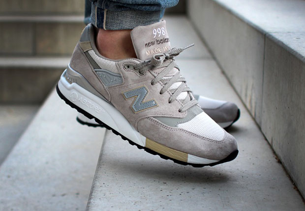Here's Another Reason Why Grey New Balances Are So Popular ...