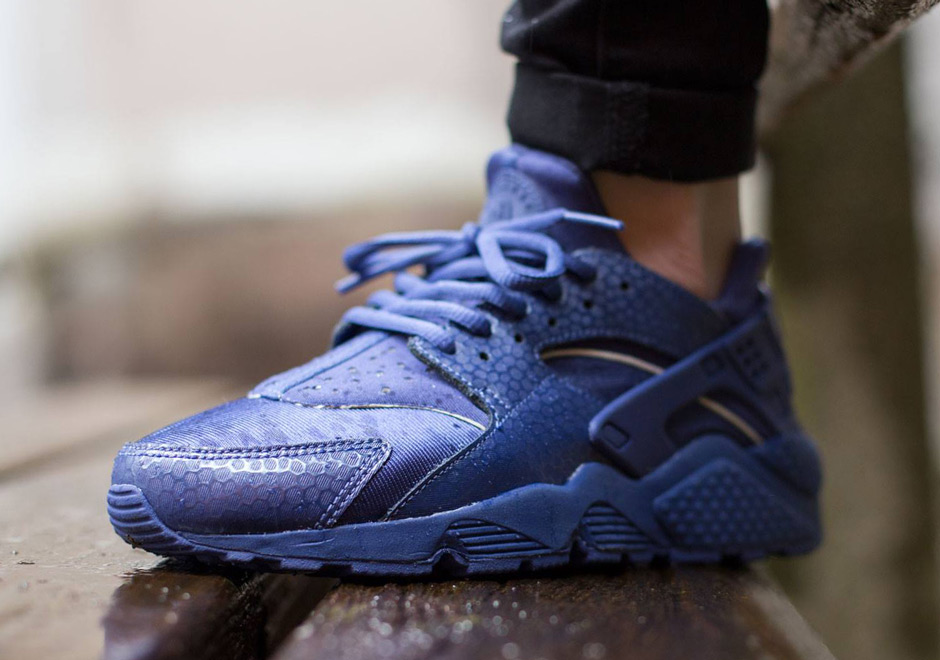 You Can't Make These Tonal Blue Huaraches on NIKEiD - SneakerNews.com