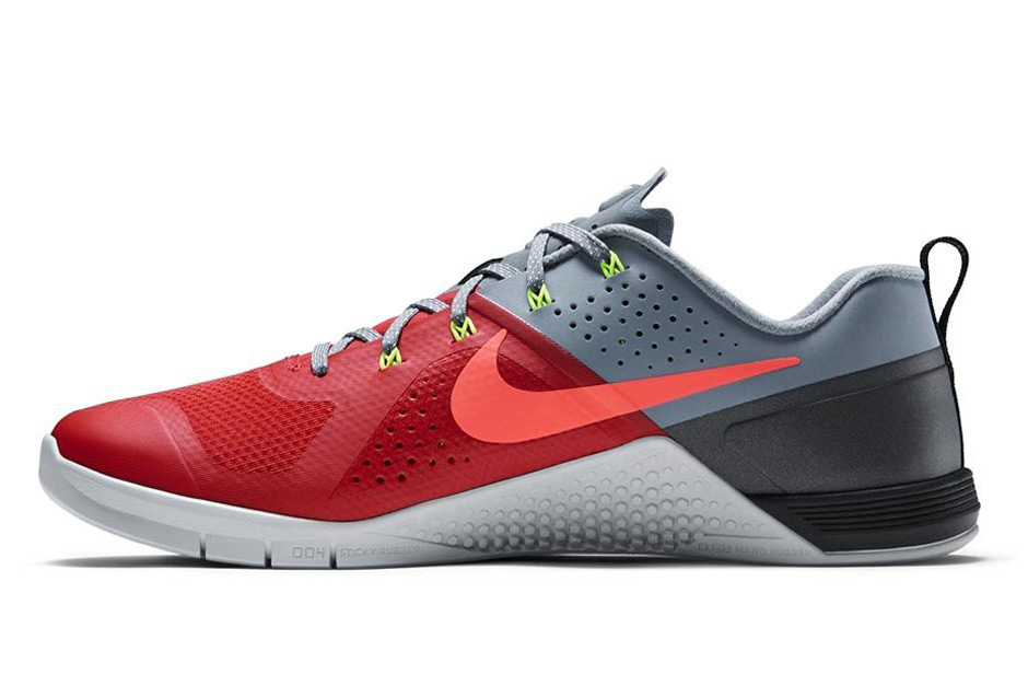 Nike MetCon 1 "Daring Red" - SneakerNews.com