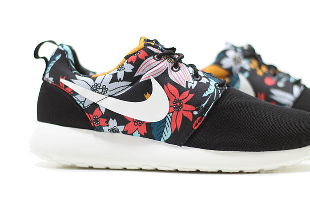 Hawaiian Floral Print Nike Roshes Are Available - SneakerNews.com