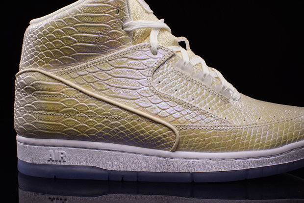 The Pearlescent Nike Air Pythons Are Available - SneakerNews.com
