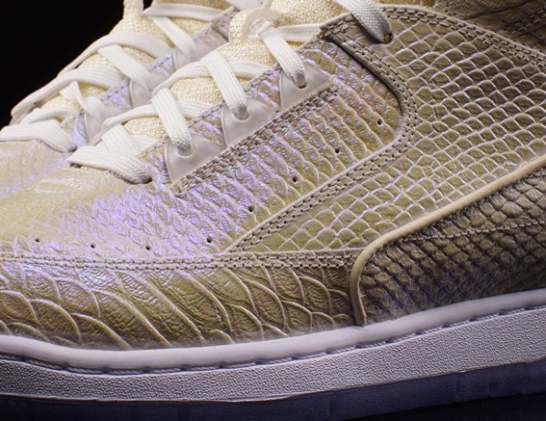 The Pearlescent Nike Air Pythons Are Available - SneakerNews.com