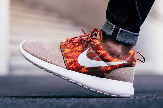 Earthy Tones On The Nike Roshe Run "Aztec Print" - SneakerNews.com