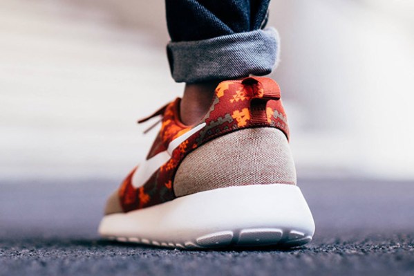 Earthy Tones On The Nike Roshe Run "Aztec Print" - SneakerNews.com