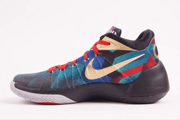 A Detailed Look At The Nike Hyperdunk 2015 Low - SneakerNews.com