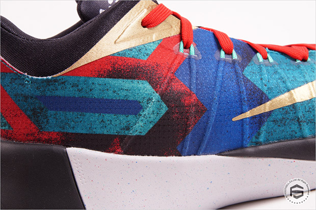 A Detailed Look At The Nike Hyperdunk 2015 Low - SneakerNews.com