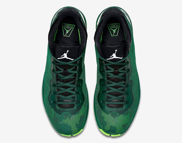 No Surprise That These Jordans Come In "Oregon" Colors - SneakerNews.com