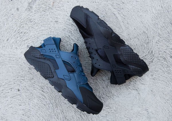 Nike Air Huarache Dominated By Squadron Blue - SneakerNews.com