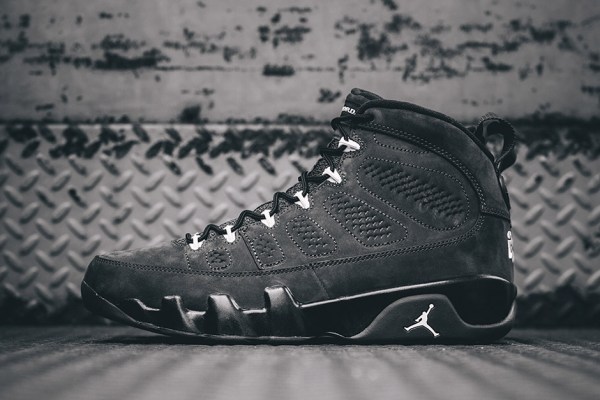 Whoever Spent Thousands On The Air Jordan 9 "Oregon" PE Are Going To ...