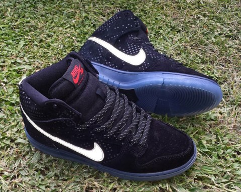 The Perfect Nike SB Dunks For Nighttime Skaters - SneakerNews.com