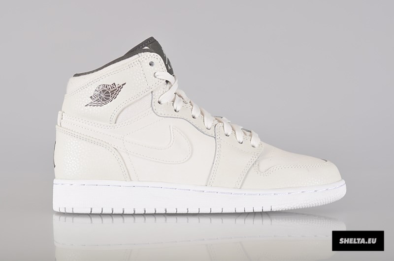 Air Jordan 1 Retro High "Phantom" Is A Girls Exclusive - SneakerNews.com