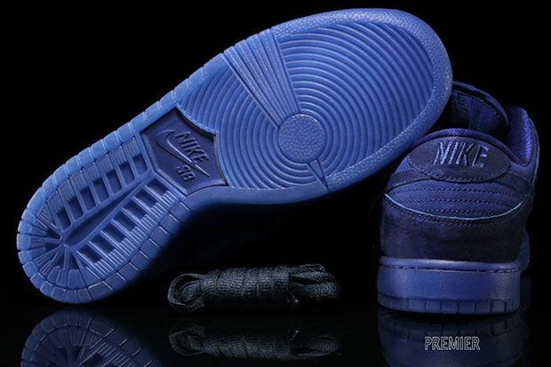 Nike SB Dunk Low Blue Moon | SneakerNews.com