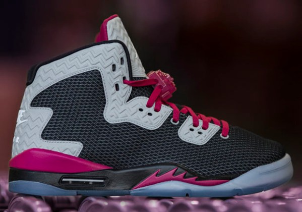 Girls Get Their Own Jordan Air Spike 40 - SneakerNews.com