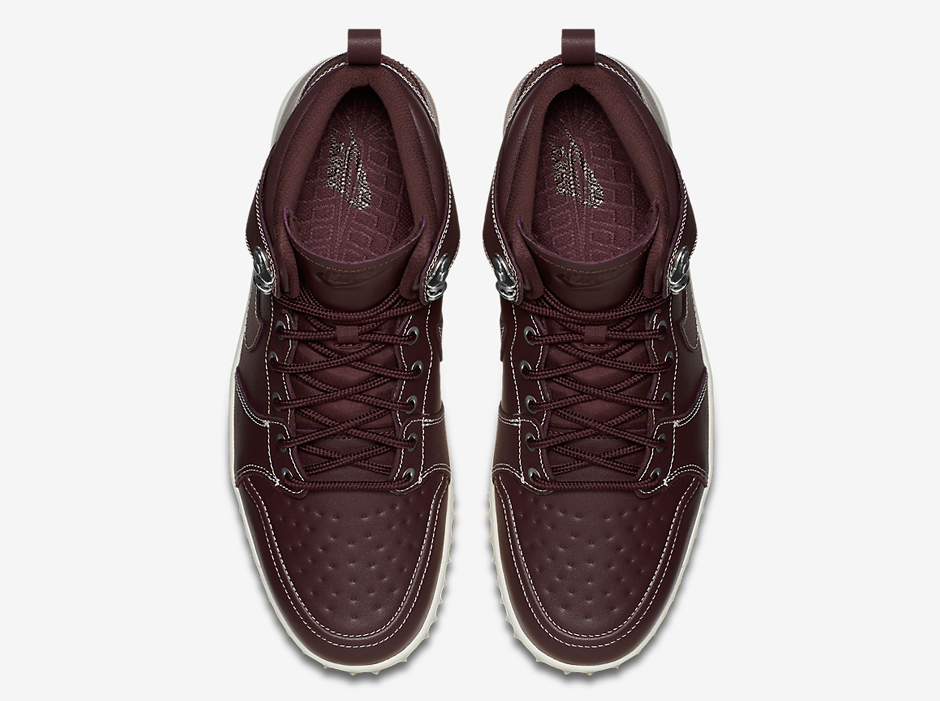 Nike's Latest Dunk Turned Sneakerboot Keeps It Classy For Fall ...