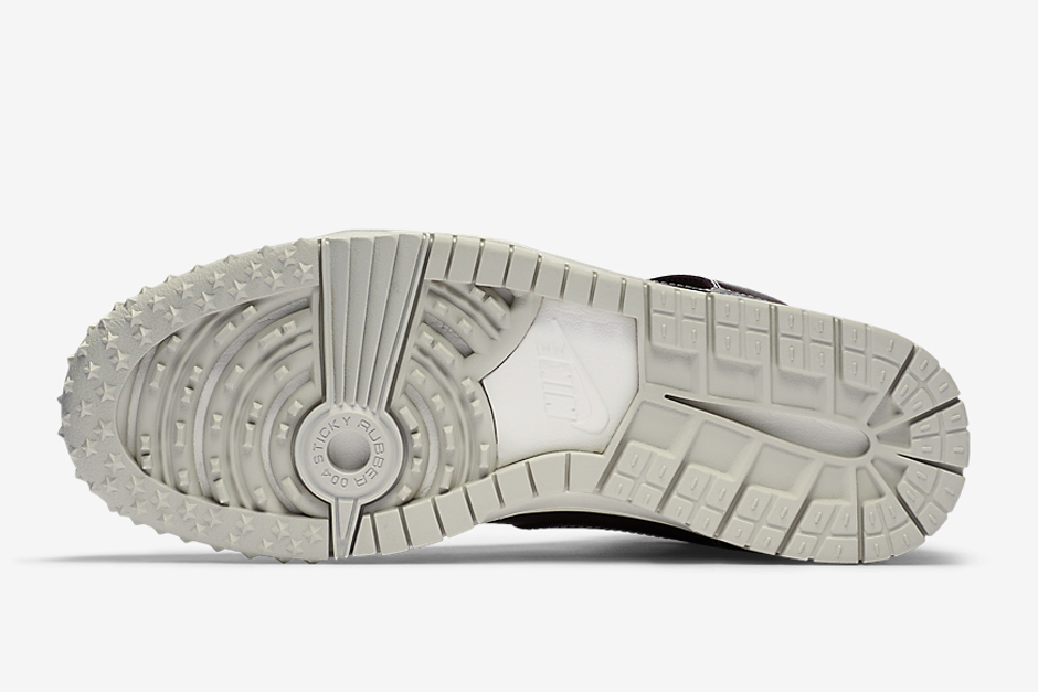 Nike's Latest Dunk Turned Sneakerboot Keeps It Classy For Fall ...