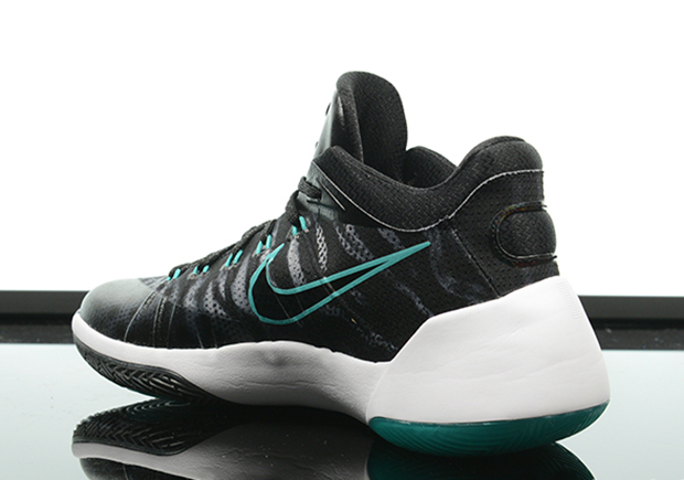 Paul George Has His Own Nike Hyperdunk 2015 Low - SneakerNews.com