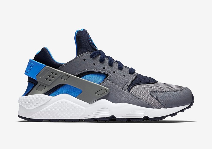 Clean Shades of Grey and Blue Combine on a New Nike Air Huarache ...