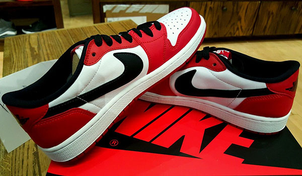 Air Jordan 1 Low Chicago 705329-600 | SneakerNews.com