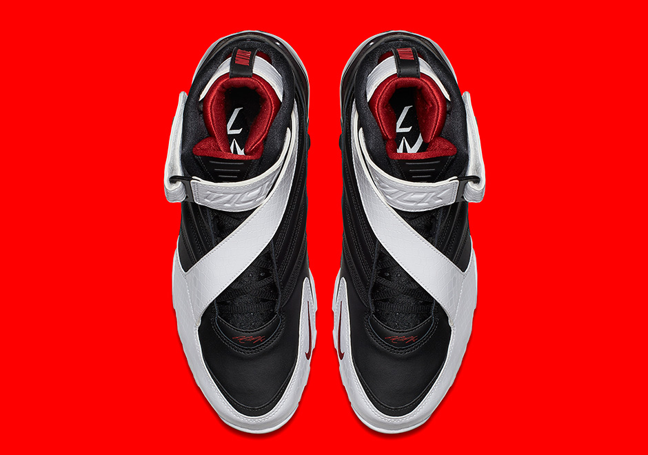 Nike Zoom Vick "Falcons" 2016 Retro 832698-001 | SneakerNews.com