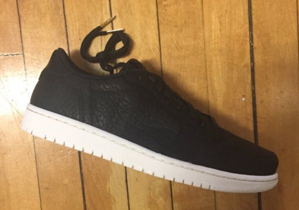 Air Jordan 1 Low "Swooshless" | SneakerNews.com