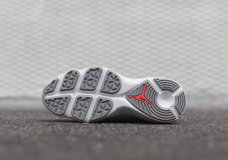 Jordan Flow Trainer White/Infrared 833969-100 | SneakerNews.com