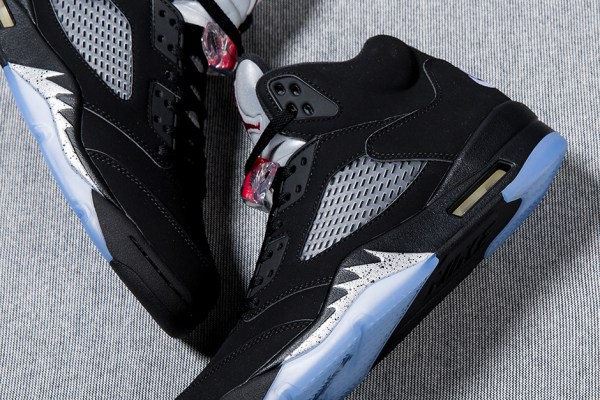 Air Jordan 5 Black Metallic OG Detailed Photos | SneakerNews.com