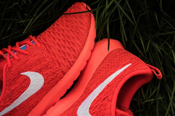 Nike Roshe Run Flyknit Bright Crimson | SneakerNews.com