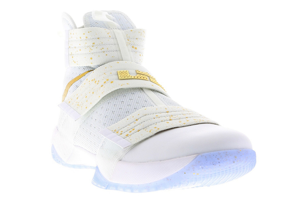 Nike Basketball USA Gold Swoosh Pack | SneakerNews.com