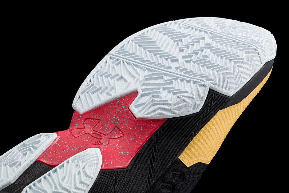 UA Curry 2.5 Journey to Excellence Pack | SneakerNews.com