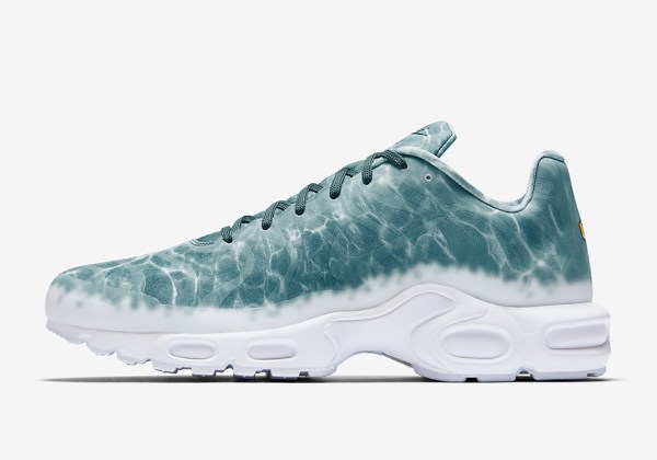 Nike Air Max Plus Swimming Pool 899595-300 | SneakerNews.com