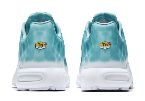 Nike Air Max Plus Swimming Pool | SneakerNews.com