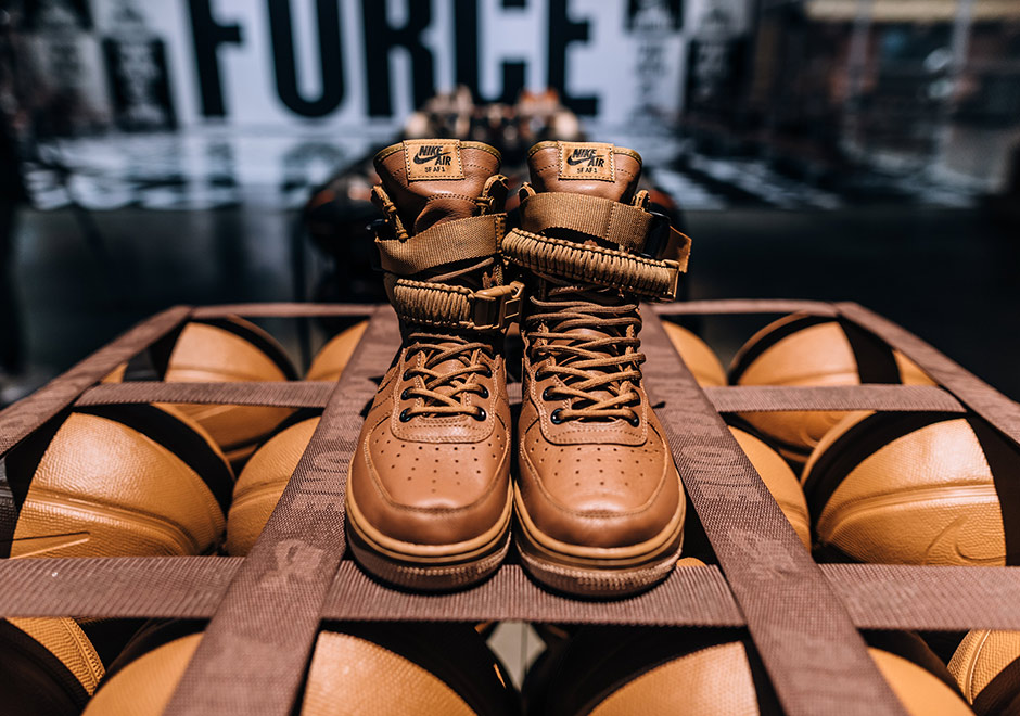 Nike Set Up An Awesome "Force Court" At ComplexCon - SneakerNews.com