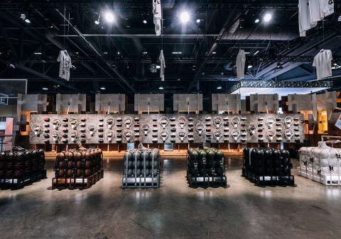 Nike Set Up An Awesome "Force Court" At ComplexCon - SneakerNews.com