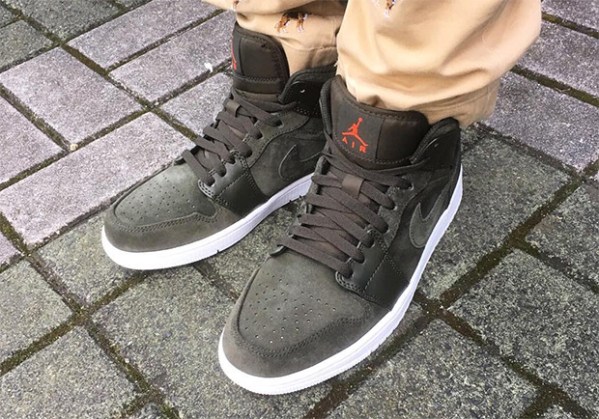 Air Jordan 1 Mid Suede Olive | SneakerNews.com