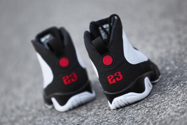 Air Jordan 9 OG Chicago Available 302370-112 | SneakerNews.com