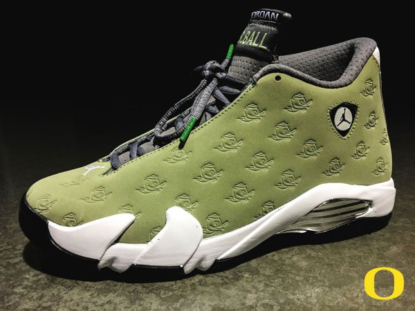 Air Jordan 14 Oregon Basketball PE Green | SneakerNews.com