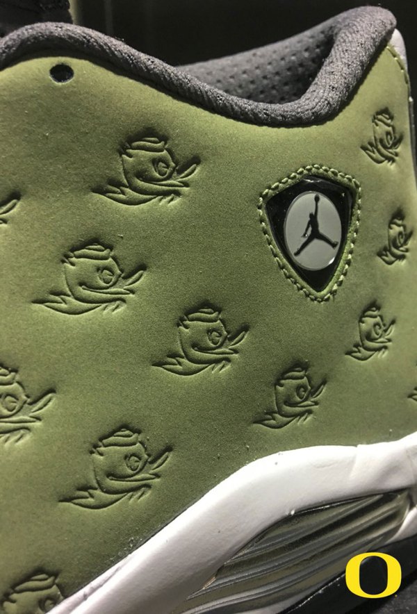 Air Jordan 14 Oregon Basketball PE Green | SneakerNews.com