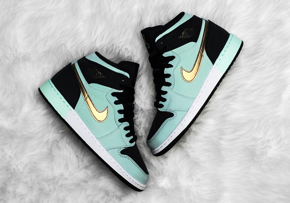 Air Jordan 1 Mint Foam Girl's Exclusive 332148-300 | SneakerNews.com
