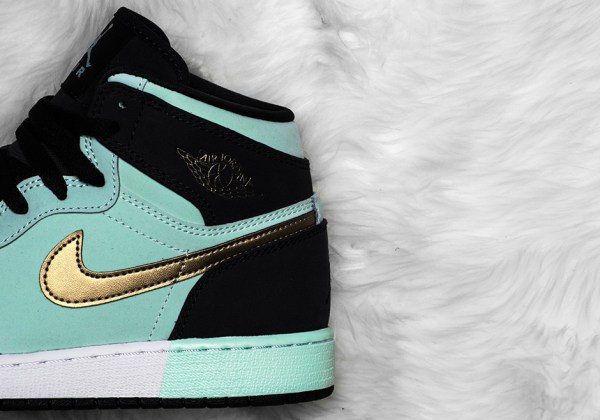 Air Jordan 1 Mint Foam Girl's Exclusive 332148-300 | SneakerNews.com